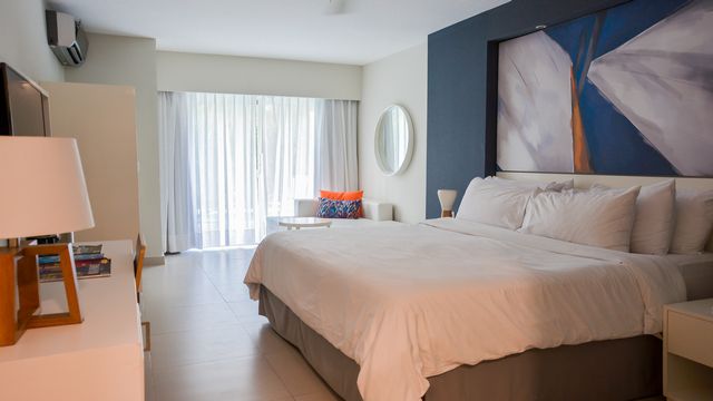 Emotions by Hodelpa Juan Dolio | Family Prime Vacations | Elite Collection